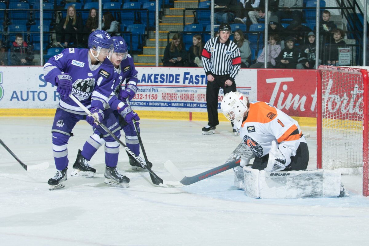 ‘Backs take down the Smoke Eaters 5-1 | Salmon Arm Silverbacks