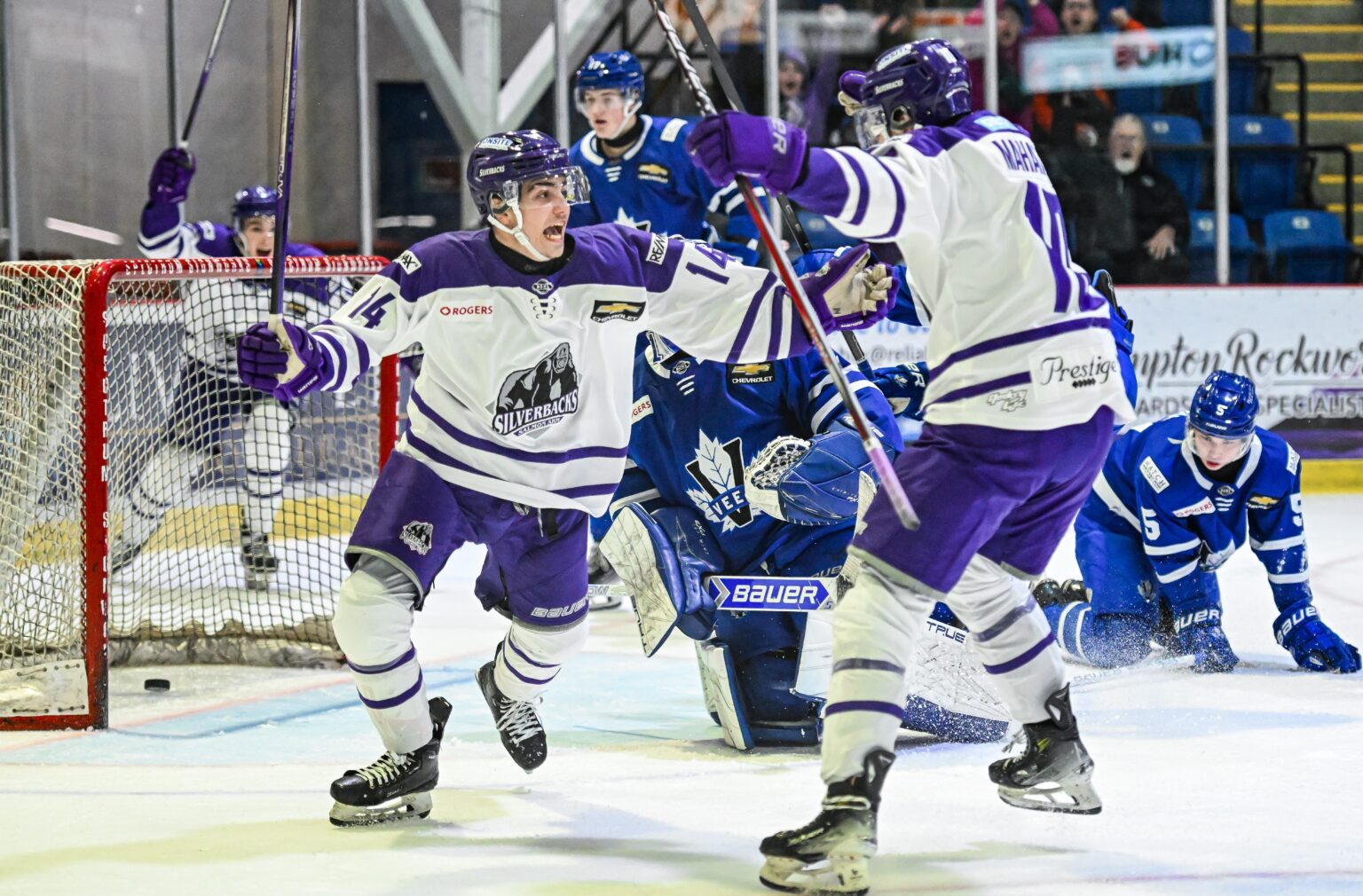 Silverbacks take down Vees 2-1 | Salmon Arm Silverbacks